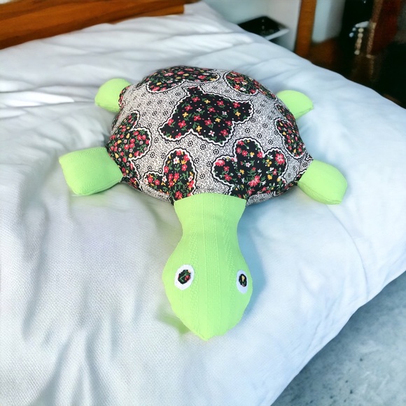 Irv Clay | Accents | Turtle Pillow Vintage Decorretro Vibe Turtle Lover ...